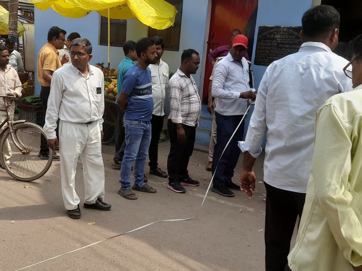 ROB will be constructed at Bharwari railway gate | भरवारी रेलवे फाटक पर ...