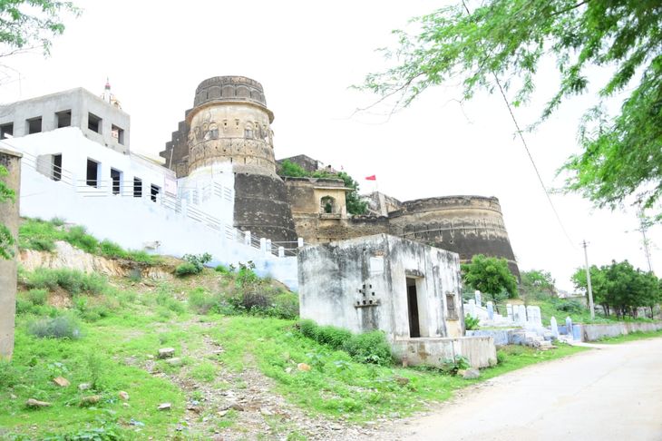 Aurangzeb and Jaipur's armies could not conquer the small fort of ...