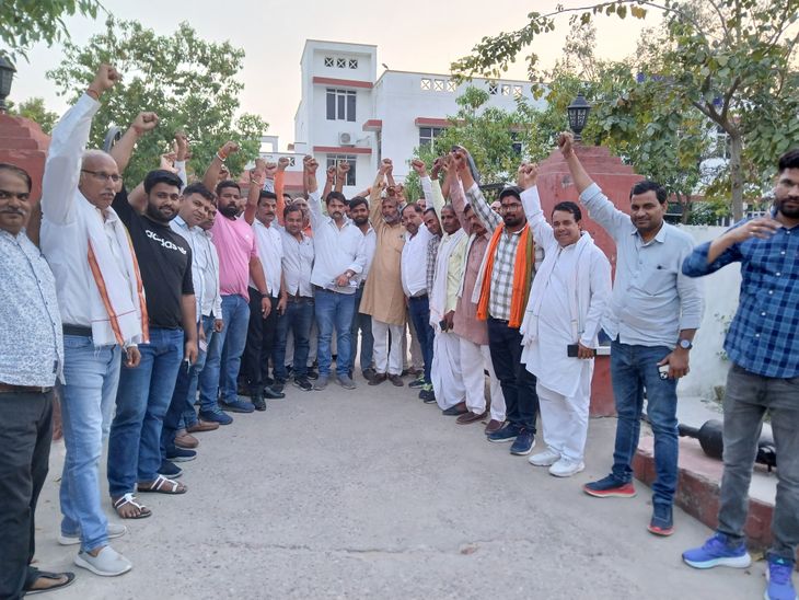 Nadbai residents reached IG office for Awana's arrest | अवाना की ...