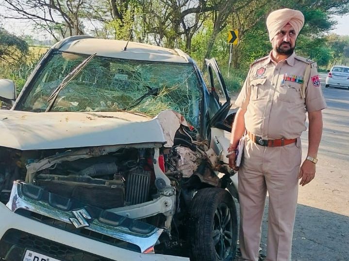 Bathinda Car Collided Tree One Died 4 Injured News Update