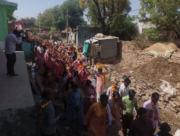 Shrimad Bhagwat Katha started in the historic Khedaapati Hanuman temple ...