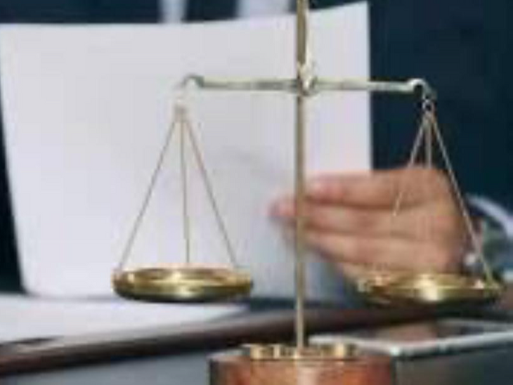 The High Court imposed a fine of Rs 10,000 on DM Jaunpur | डीएम जौनपुर ...