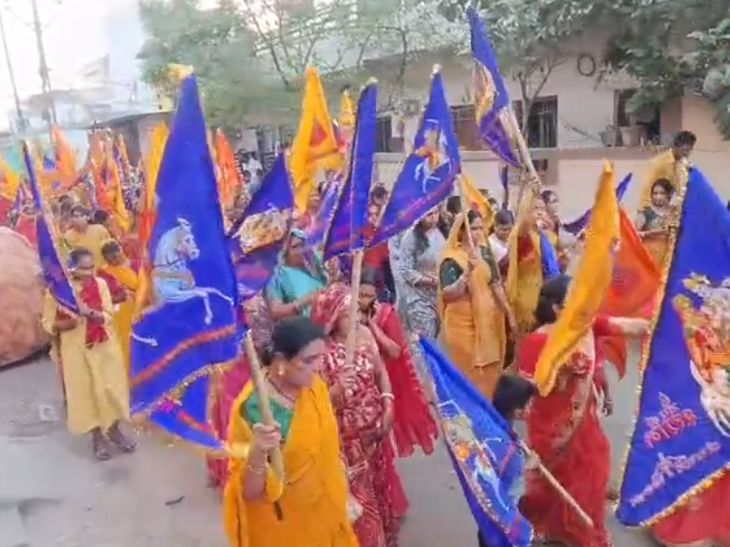 Nishan Yatra of Khatu Shyam started in Dewas | देवास में निकली खाटू ...