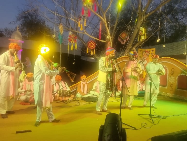 Shilpgram painted in the colors of Rajasthani traditions | जेकेके के ...