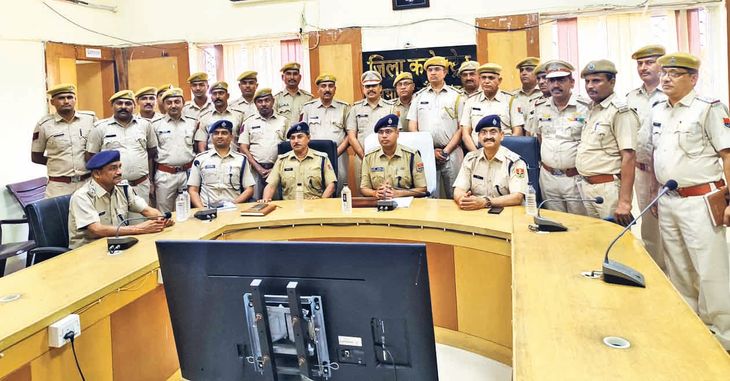 Well done Banswara police... 15 teams of 4 deputies, 7 station officers ...