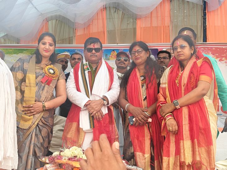 Holi Milan celebration of Indian Teli-Sahu community in Jangipur