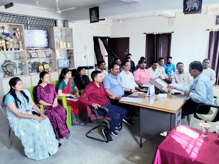 Topper students were honored | टॉपर्स बच्चों को किया गया सम्मानित ...