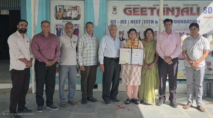 University topper Bhavna got gold medal in BA | बीए में यूनिवर्सिटी ...