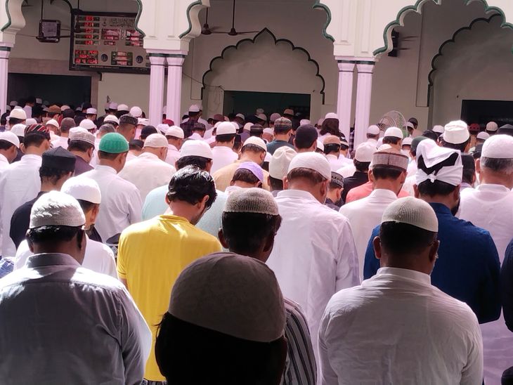 200 year old Jama Masjid After Alvida Juma prayers were offered for the ...