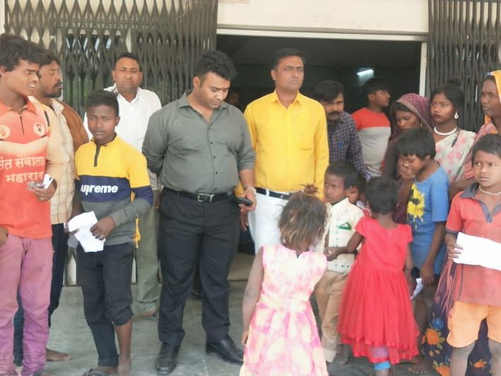 32 bonded labourers freed from Maharashtra | महाराष्ट्र से 32 बंधुआ मजदूर कराए गए मुक्त: भदोही ...