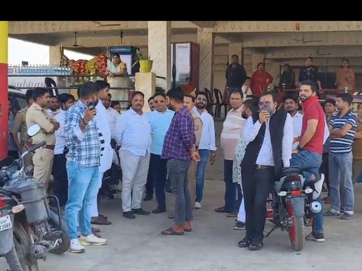 Occupation of restaurant in Hasanganj of Unnao