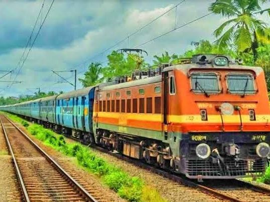 Redevelopment of Surat station changed the route of 8 trains | सूरत ...