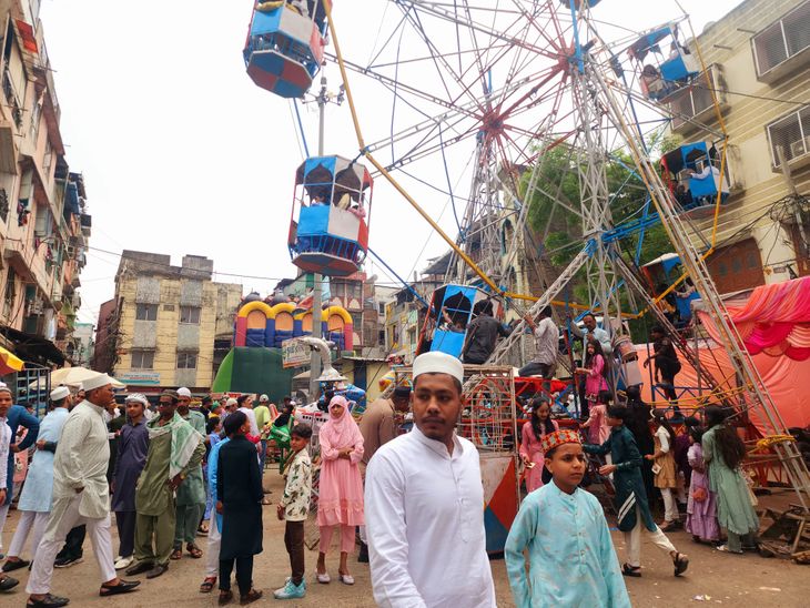Millions of people offered prayers on Eid-ul-Fitr | ईद-उल-फितर पर लाखों ...