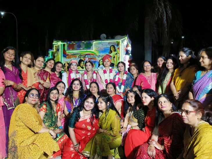 Royal procession taken out at night during Gangaur festival | गणगौर ...