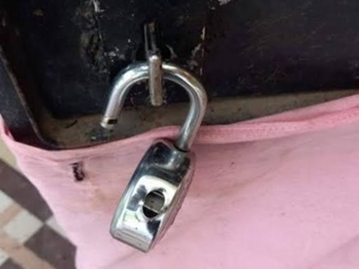 Bhiwani village Bapora closed house thief Look broke Theft cash and jewelry