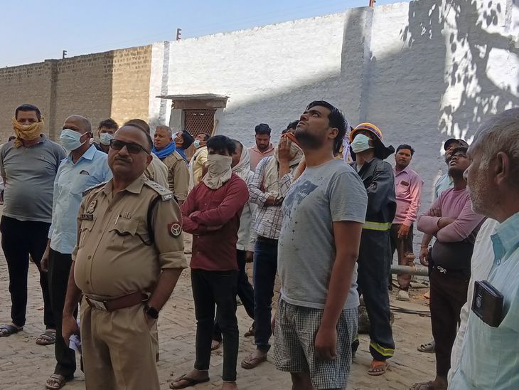 Huge fire in cold storage in Hathras