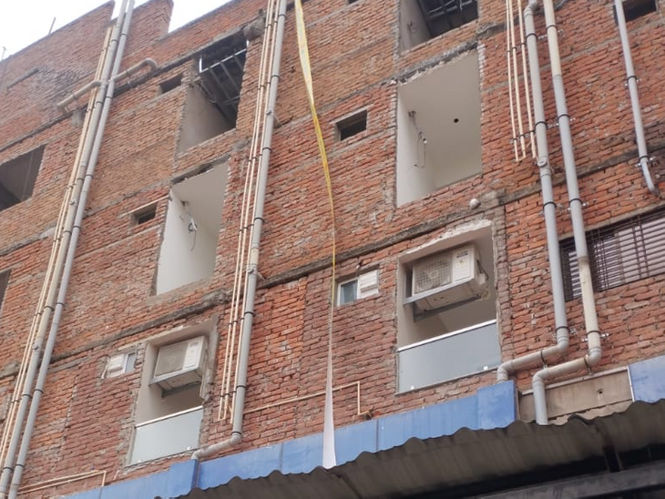 Varanasi Development Authority sealed the building in Bhelupur ...