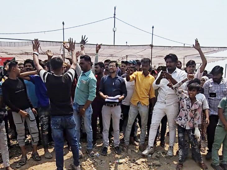 Protest against liquor shop in Ujjain | उज्जैन के कमेड में शराब दुकान ...