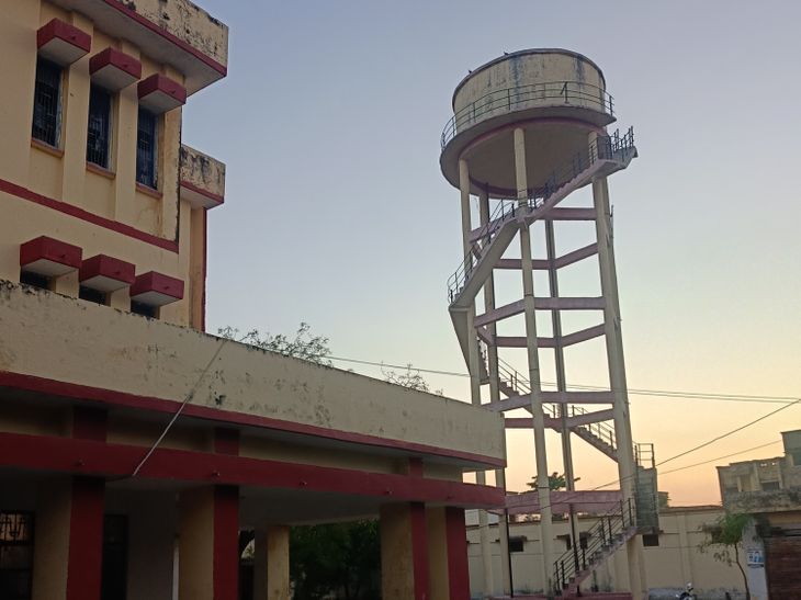 Water tank in Gauriganj is useless even after being built | गौरीगंज में ...