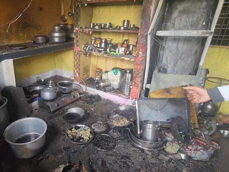 Kitchen caught fire due to gas leakage in Vidisha | विदिशा में गैस ...