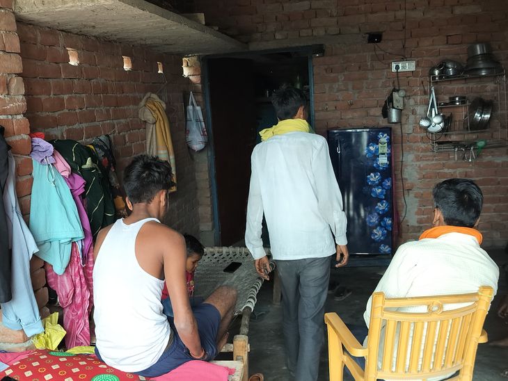 Thieves targeted two-storey house Fled from home with jewellery worth ...