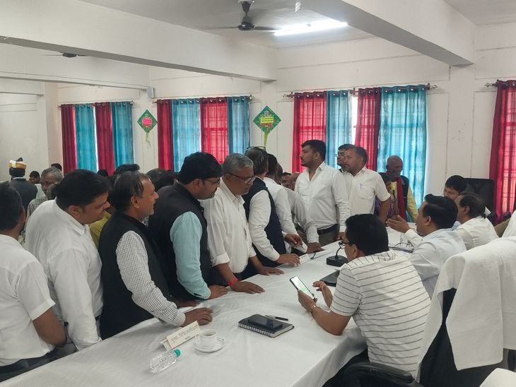 Solution day in Payagpur tehsil | पयागपुर तहसील में समाधान दिवस: सीडीओ ...