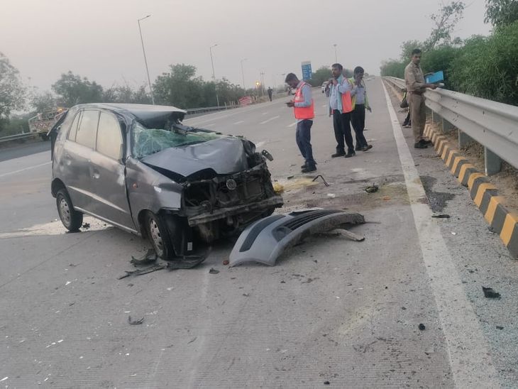 Horrible accident on Yamuna Expressway vehicle hit Centro car in ...