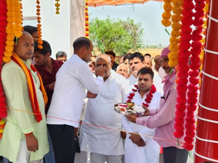 Teachers' farewell ceremony in Karhal | करहल में शिक्षक विदाई समारोह ...