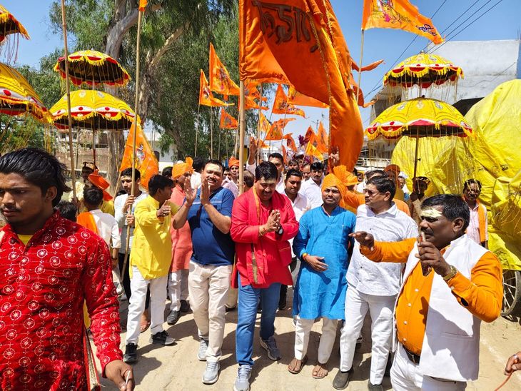 A grand Ram Shobha Yatra was organised on Ram Navami in Gosaiganj ...