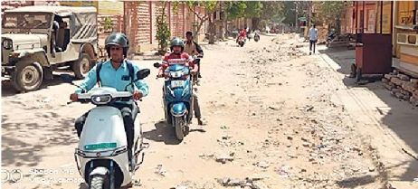 The road has been dug up for two months, patients are also facing ...