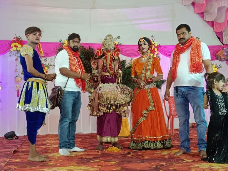 Bareilly's artists staged Shri Krishna's childhood antics and Shiva Tandava | महोत्सव का भव्य ...