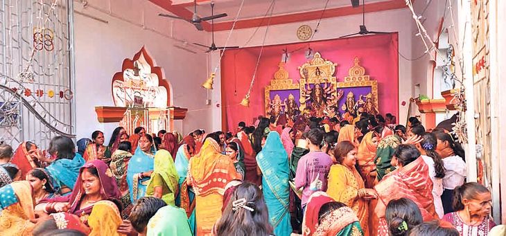 Dumri: Women bid farewell to their mother by filling her Aanchal ...
