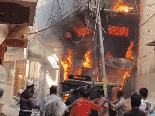 Demand for compensation to victims of gas cylinder explosion case