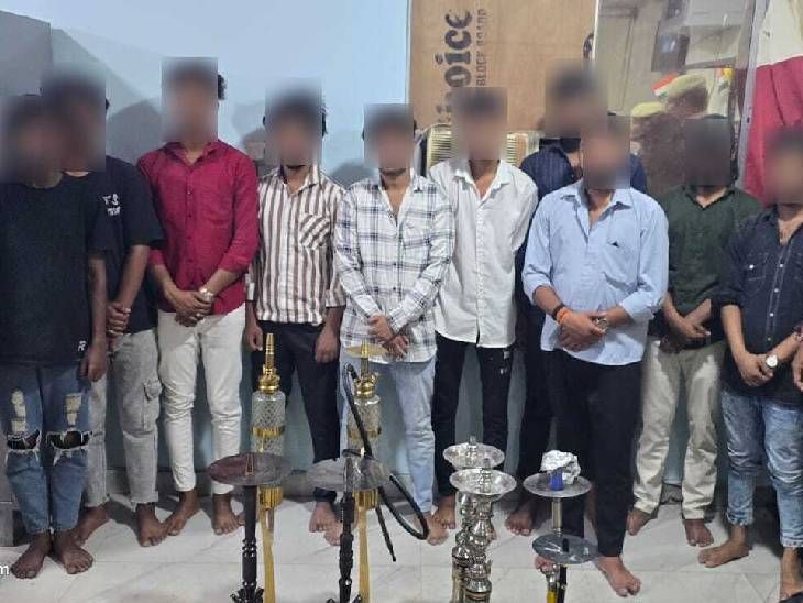 Hookah bar running in a dilapidated building in Lucknow | लखनऊ में ...