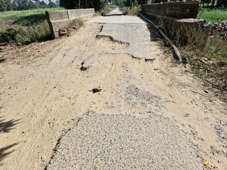 10 km road section of Sadullah Nagar dilapidated | सादुल्लाह नगर के 10 ...