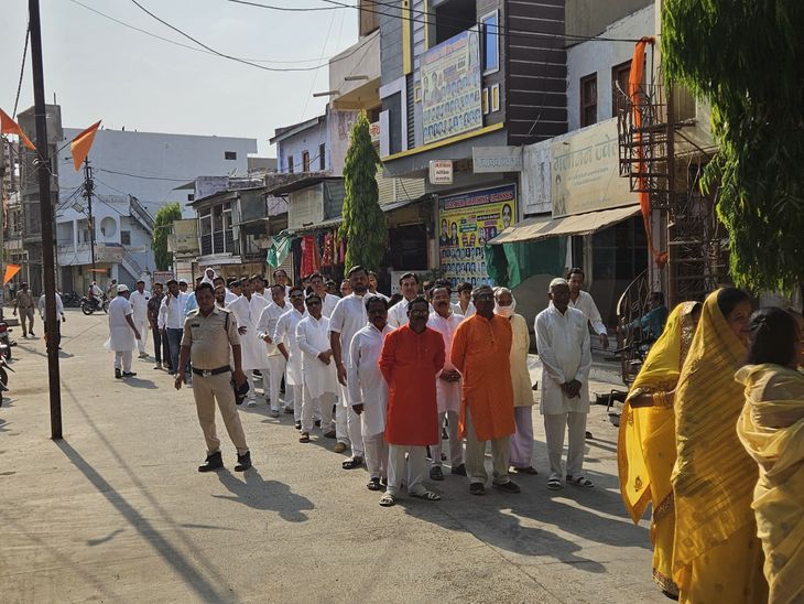A procession was taken out on Mahavir Jayanti in Khirkiya | खिरकिया में ...