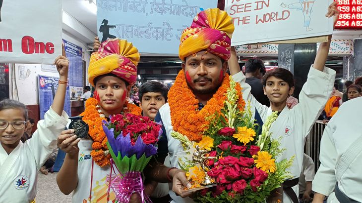Anushka and coach welcomed for winning medal in Karate World Cup ...