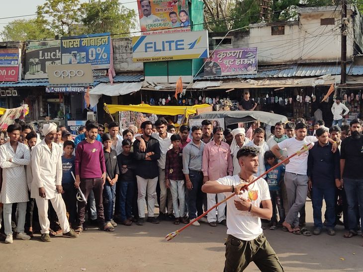 A grand procession started from Tarwale Balaji temple, Akharas ...