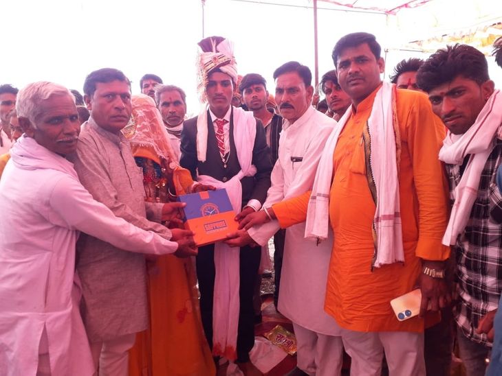 61 couples took the seven vows together in Biaora | ब्यावरा में 61 ...