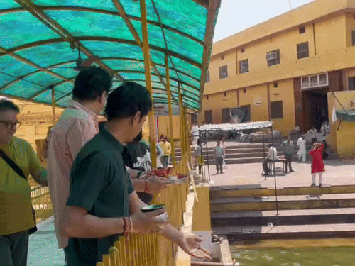 Kurukshetra Bollywood actor Manoj Kumar Sons Performed Pind Daan ...