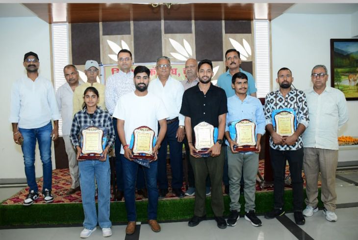 Honoring five players of the district who played in the Rajasthan ...