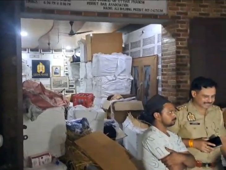Meerut: Fake music instrument manufacturing factory busted
