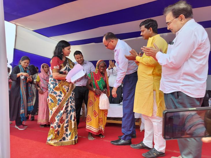 Ambedkar Samagra Seva Abhiyan started in Kurkuri Mahadalit Tola of ...