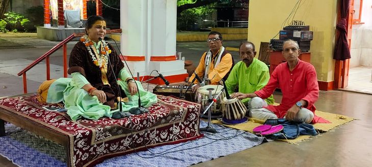 Devotees were moved after listening to the touching description of ...