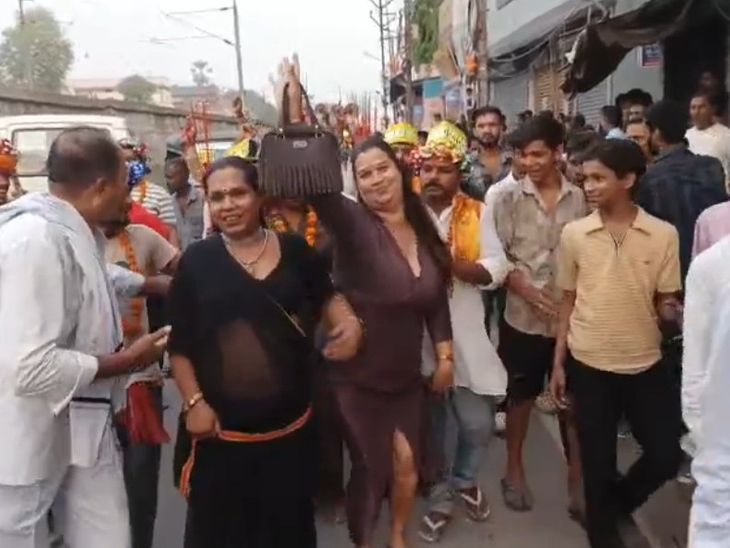 Crowd of devotees at Panjar Bhokwa fair in Patna