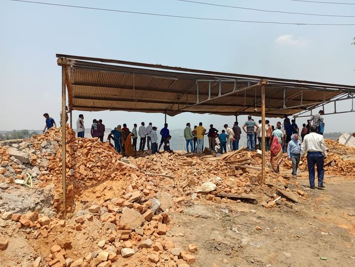 College building demolished in Hardi Bazar