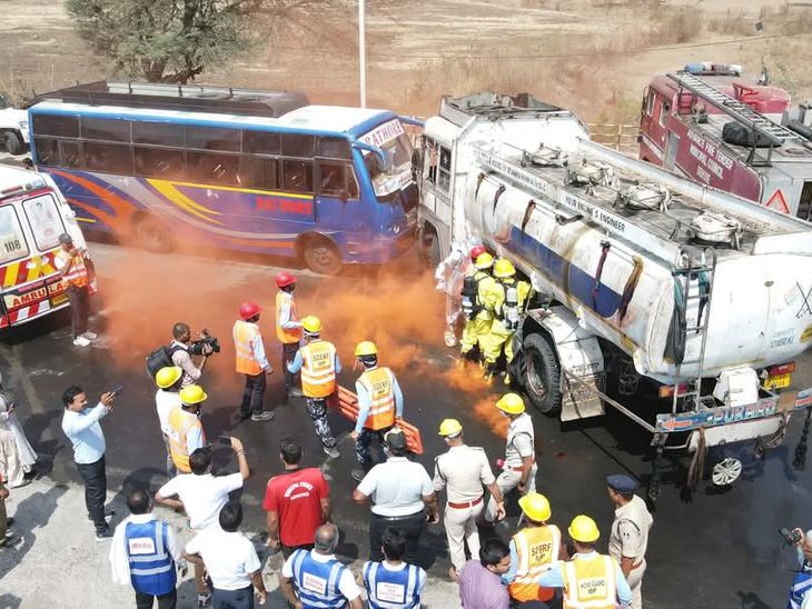 Mock drill based on collision between gas tanker and bus | गैस टैंकर और ...