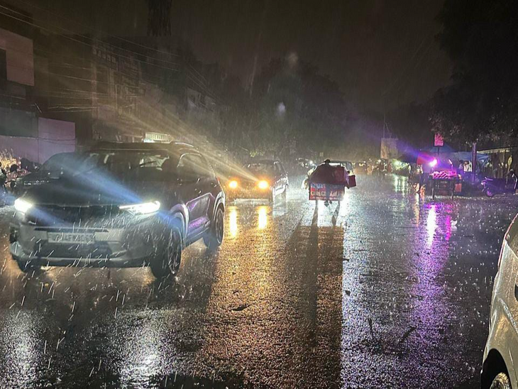 Heavy rain in Ghaziabad made the weather pleasant | गाजियाबाद में झमाझम ...