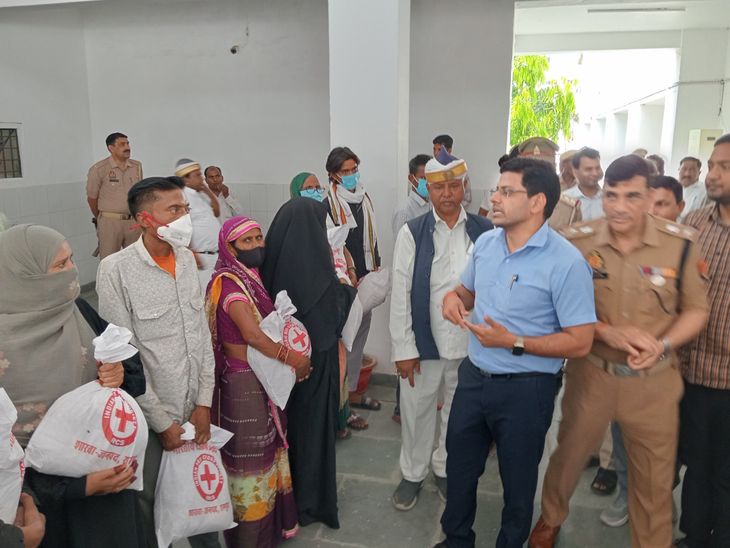 DM's strict action on Samadhan Diwas | समाधान दिवस में डीएम की सख्त ...