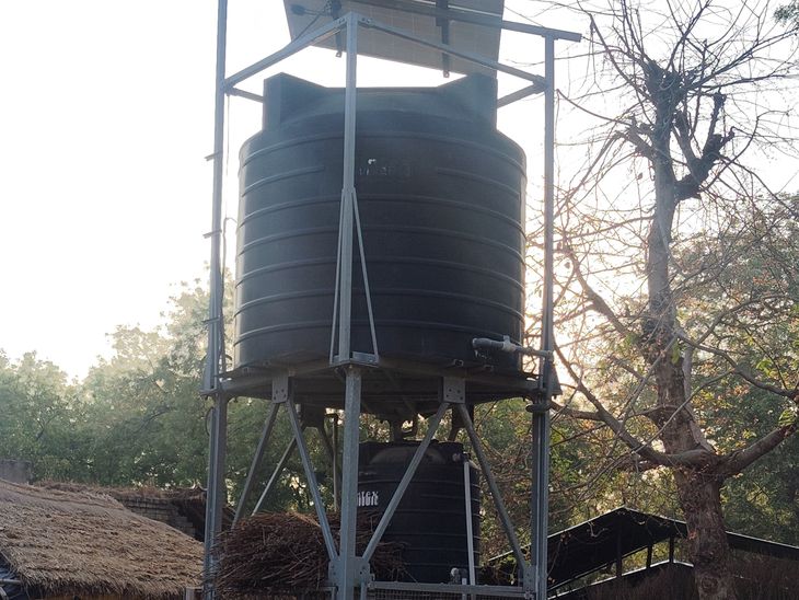 Solar water tank closed for two years | दो साल से बंद पड़ी सोलर वॉटर ...